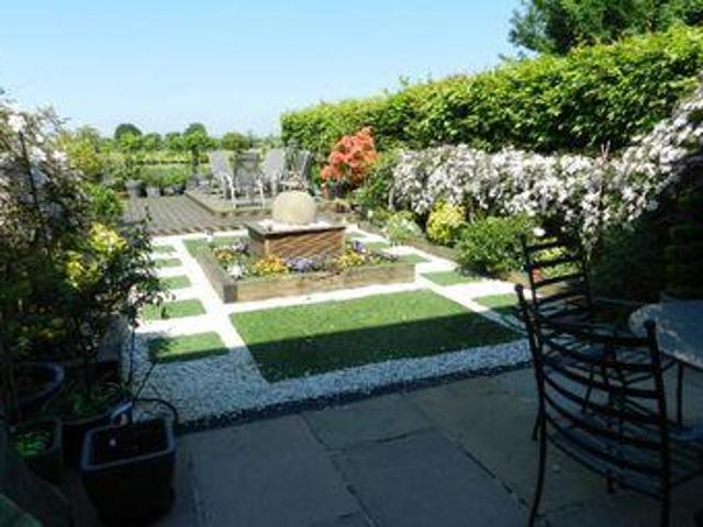 4 Bedrooms Barn conversion for sale in Culcheth Hall Farm Barns, Culcheth, Warrington WA3