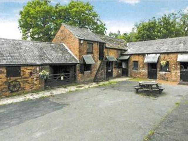 4 Bedrooms Barn conversion for sale in Lodge Lane, Leigh WN7