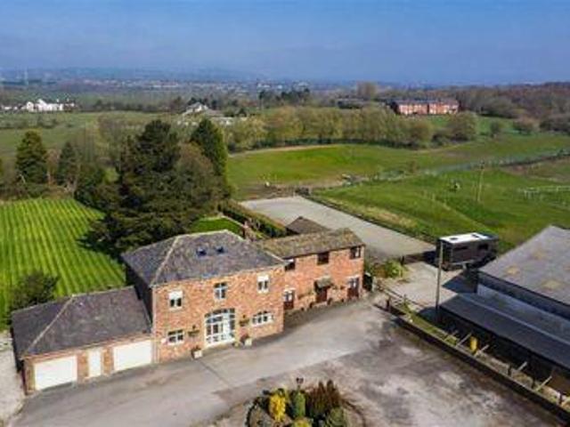 4 Bedrooms Barn conversion for sale in Ringley Road West, Manchester M26