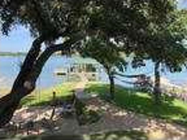 4 bedrooms bright house in Lakehills