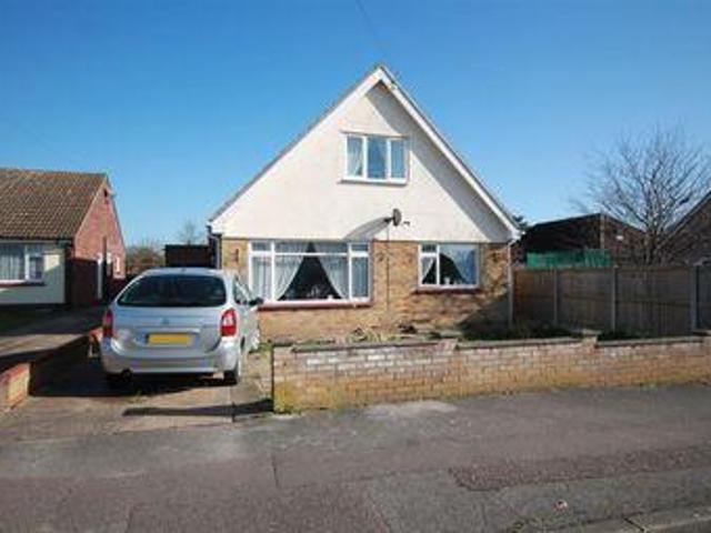4 Bedrooms Chalet for sale in Clapgate Drive, Little Clacton, Clacton On Sea CO16