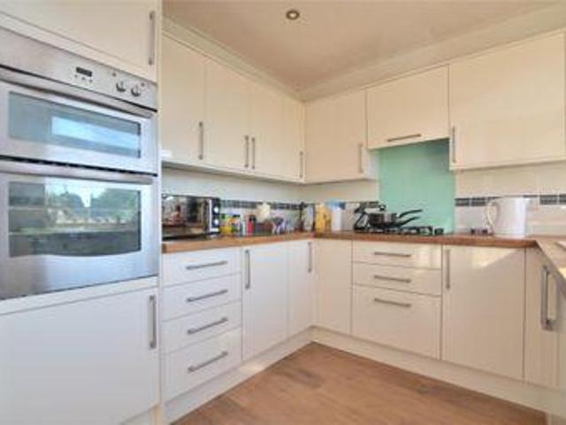 4 Bedrooms Detached bungalow for rent in Blenheim Way, Horspath, Oxford OX33
