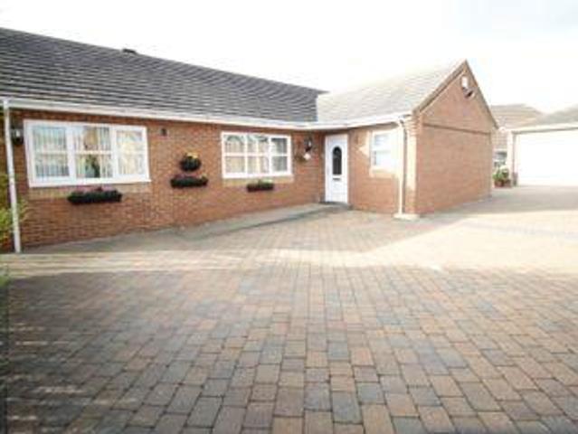 4 Bedrooms Detached bungalow for sale in Aire Valley Mount, Castleford WF10