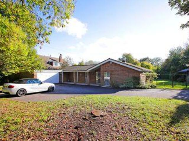 4 Bedrooms Detached bungalow for sale in Church Road, Hartley, Longfield DA3