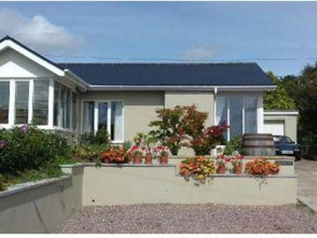 4 Bedrooms Detached bungalow for sale in Cowbridge, Cowbridge CF71