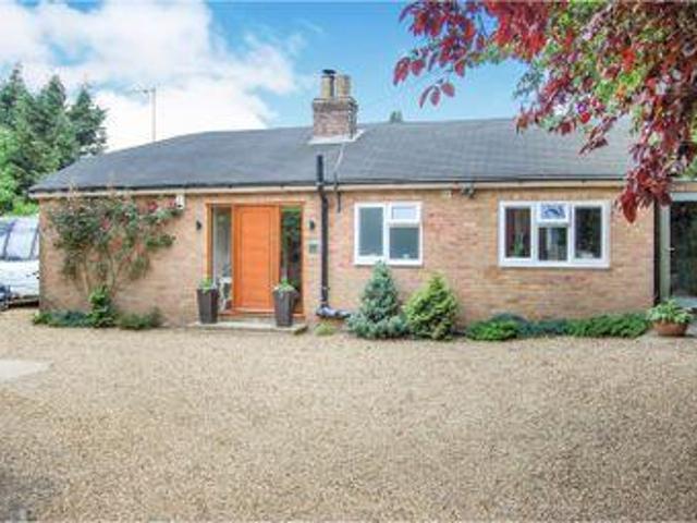 4 Bedrooms Detached bungalow for sale in High Street, Collingtree Village, Northampton NN4