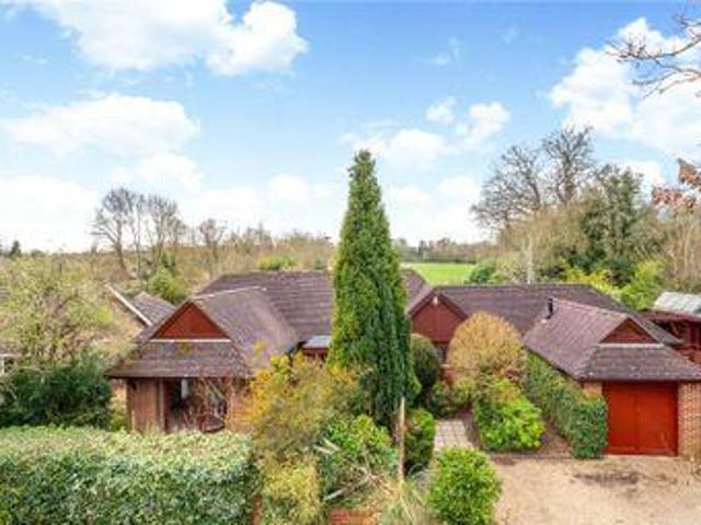 4 Bedrooms Detached bungalow for sale in Park Street, Slinfold, Horsham, West Sussex RH13