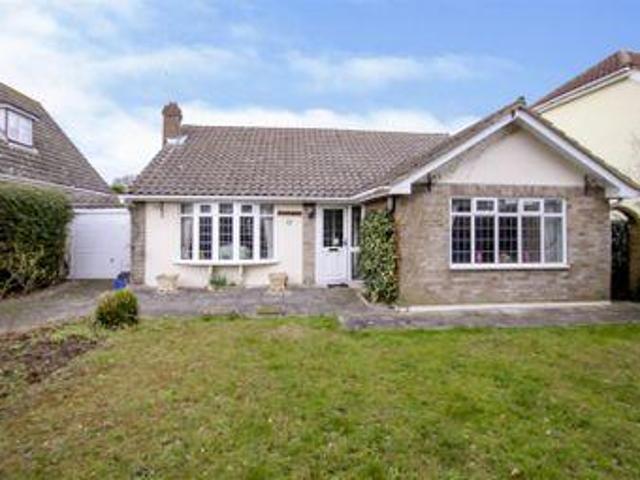 4 Bedrooms Detached bungalow for sale in Peartree Lane, Doddinghurst, Brentwood CM15