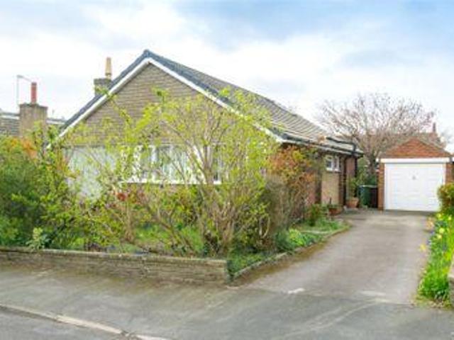 4 Bedrooms Detached bungalow for sale in Richmondfield Garth, Barwick In Elmet, Leeds, West Yorkshire LS15