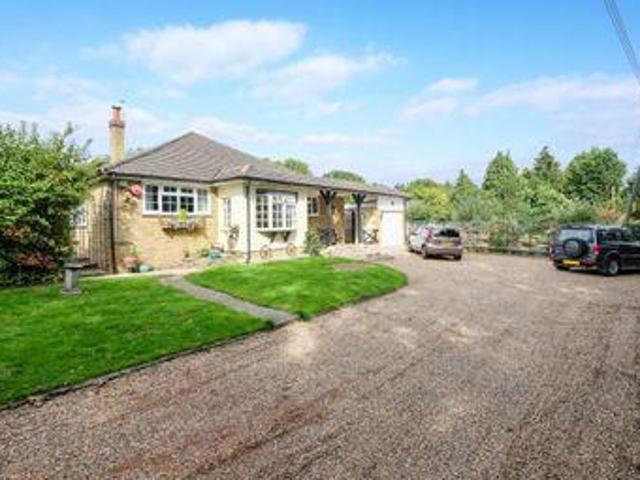 4 Bedrooms Detached bungalow for sale in Well Hill, Orpington BR6
