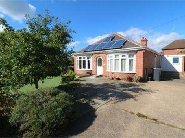4 Bedrooms Detached bungalow for sale in Wroot Road, Finningley, Doncaster, South Yorkshire DN9
