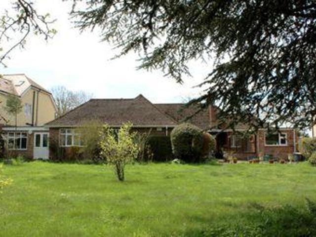 4 Bedrooms Detached bungalow for sale in 3 Mingle Lane, Great Shelford, Cambridge, Cambridgeshire CB22