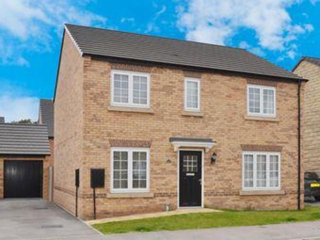 4 Bedrooms Detached house for rent in Meadow Lane, Auckley, Doncaster DN9