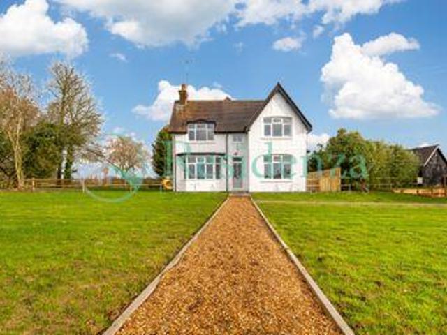 4 Bedrooms Detached house for rent in Norwood Hill Road, Horley RH6