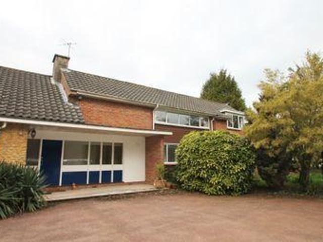 4 Bedrooms Detached house for rent in Oakley Road, Bromham MK43