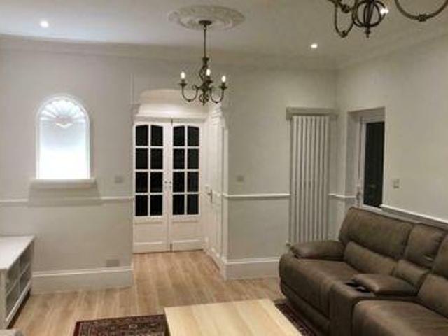 4 Bedrooms Detached house for rent in Albert Road, Hounslow TW3