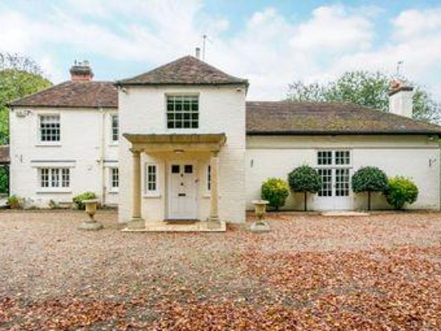 4 Bedrooms Detached house for rent in Burchetts Green Lane, Burchetts Green, Maidenhead SL6