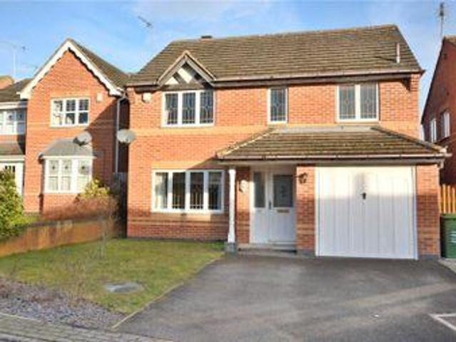 4 Bedrooms Detached house for rent in Belvedere Court, Alwoodley, Leeds, West Yorkshire LS17