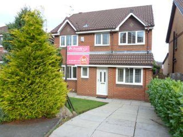 4 Bedrooms Detached house for rent in Bidston Close, Bury BL8