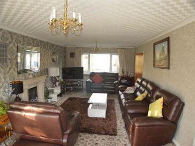4 Bedrooms Detached house for rent in Borrowdale Drive, Burnley BB10