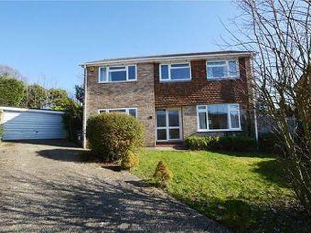 4 Bedrooms Detached house for rent in Bracken Way, Guildford GU3