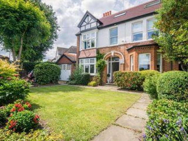 4 Bedrooms Detached house for rent in Broad Lane, Hampton TW12