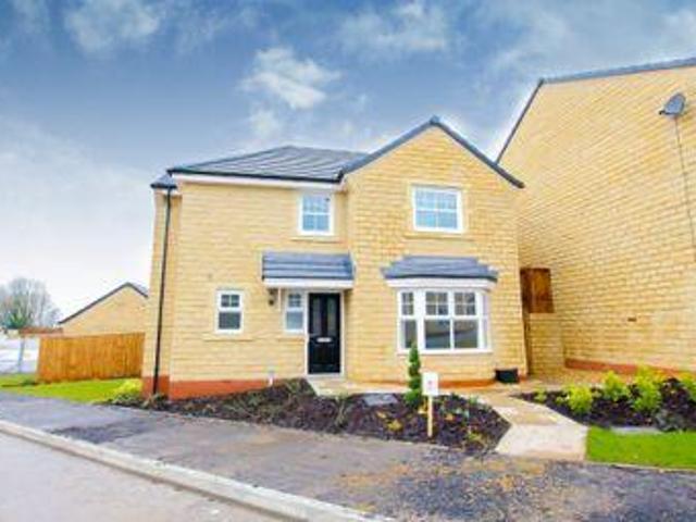4 Bedrooms Detached house for rent in Brynbella Drive, Rossendale BB4