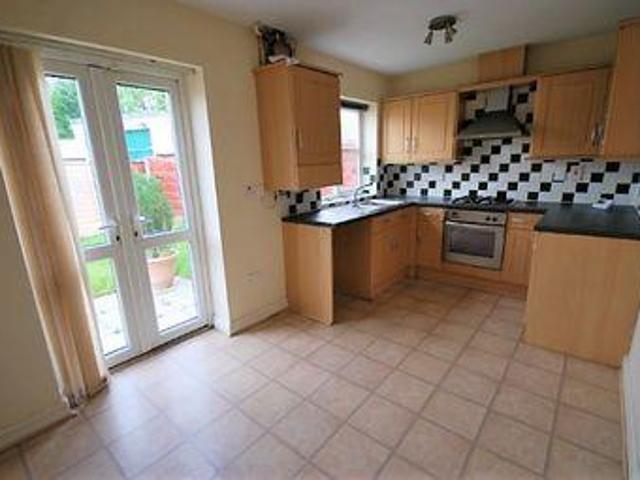 4 Bedrooms Detached house for rent in Culshaw Street, Burnley BB10