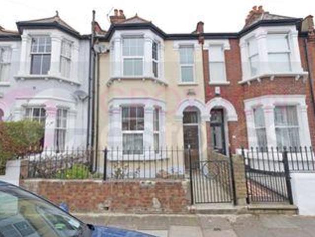 4 Bedrooms Detached house for rent in Cambray Road, London SW12