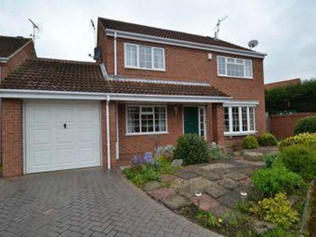 4 Bedrooms Detached house for rent in Castle Close, Tickhill, Doncaster, South Yorkshire DN11