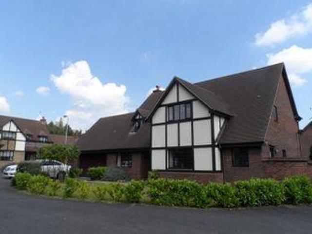 4 Bedrooms Detached house for rent in Clos Medwy, St Mellons, Cardiff CF3