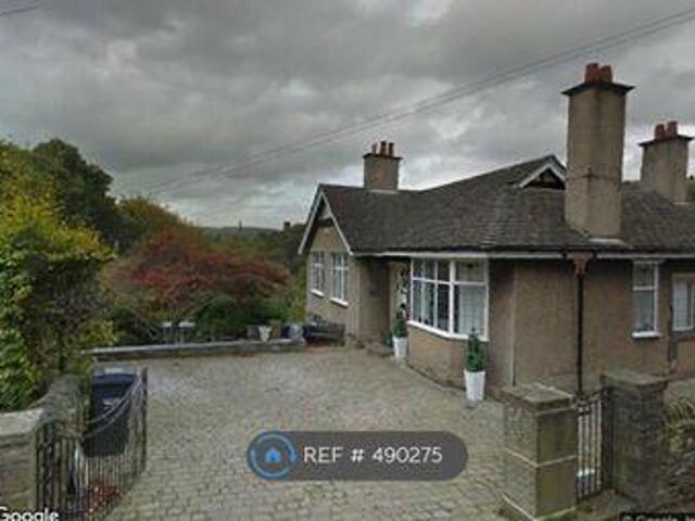 4 Bedrooms Detached house for rent in Crossley Hill, Halifax HX3