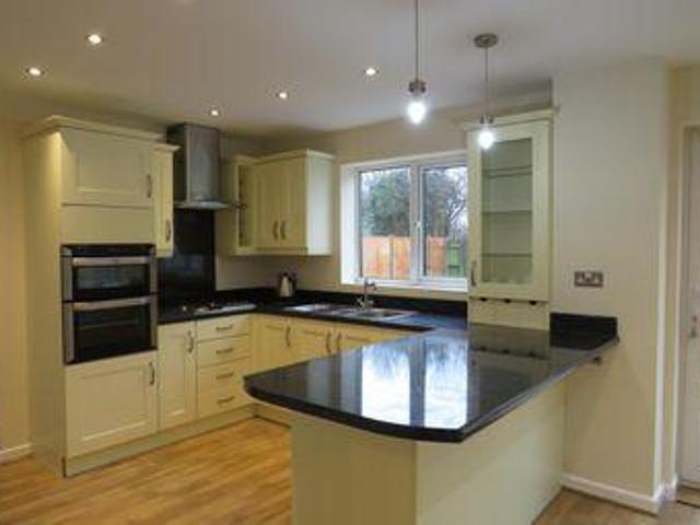 4 Bedrooms Detached house for rent in Dalby Grove, Sothall, Sheffield S20
