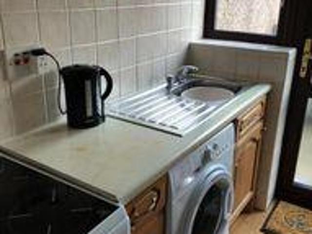 4 Bedrooms Detached house for rent in Dell Road, London, Enfield EN3