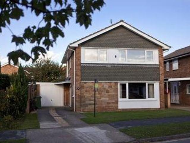 4 Bedrooms Detached house for rent in Deramore Drive, Badger Hill, York YO10