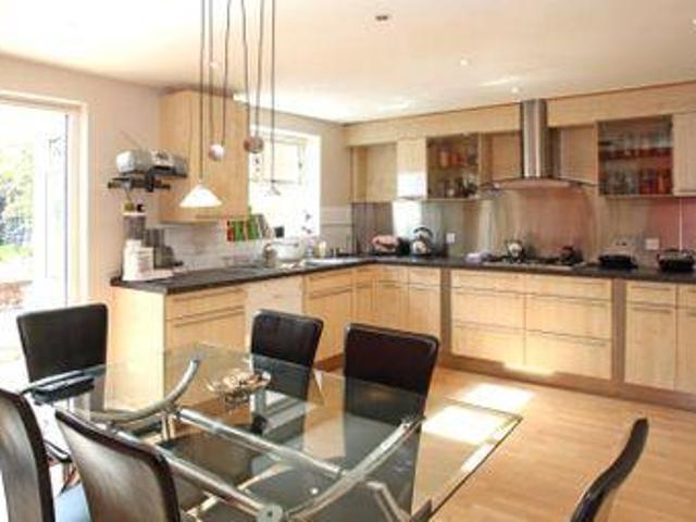 4 Bedrooms Detached house for rent in Elderfield Place, London SW17