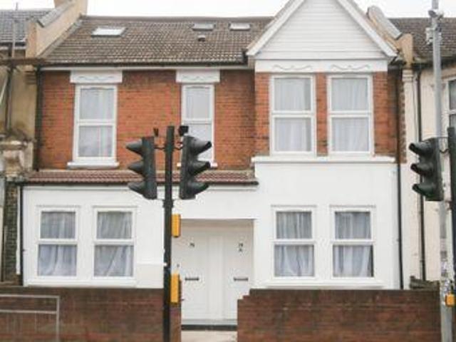 4 Bedrooms Detached house for rent in Fanshawe Avenue, Barking IG11