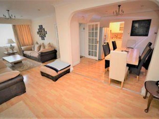 4 Bedrooms Detached house for rent in Georgia Road, Thornton Heath CR7