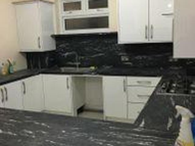 4 Bedrooms Detached house for rent in Grange Road, London IG1