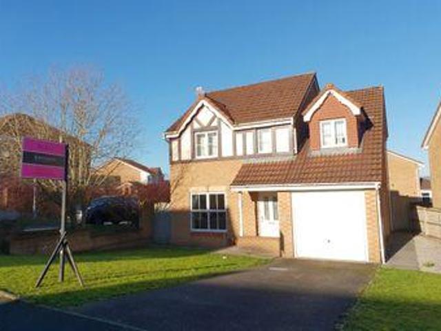4 Bedrooms Detached house for rent in Greendale Drive, Radcliffe, Manchester M26