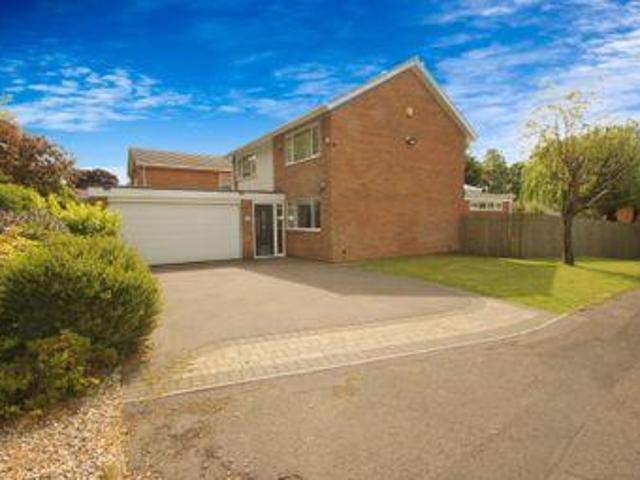 4 Bedrooms Detached house for rent in Hampshire Drive, Edgbaston, Birmingham B15