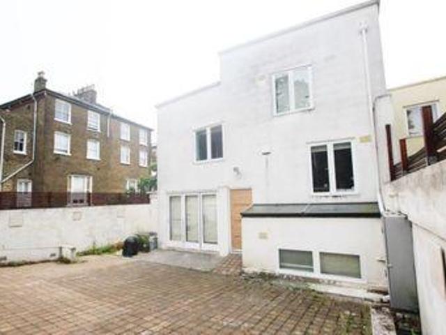 4 Bedrooms Detached house for rent in Hartham Road, Caledonian Road N7
