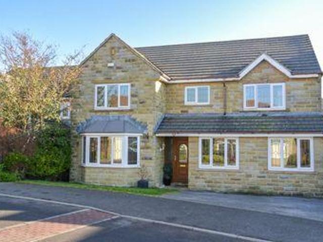4 Bedrooms Detached house for rent in Hawthorne Way, Shelley, Huddersfield HD8