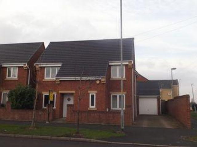 4 Bedrooms Detached house for rent in Hattersley Road West, Hyde SK14