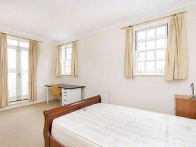 4 Bedrooms Detached house for rent in Henry Tate Mews, London SW16
