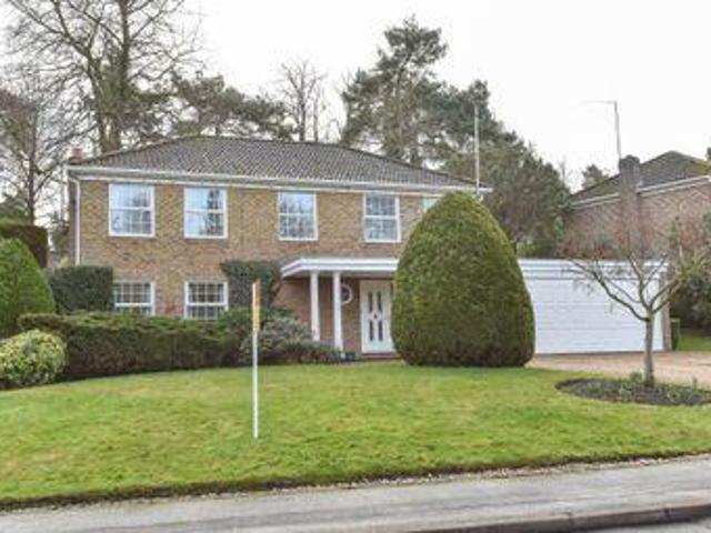 4 Bedrooms Detached house for rent in Herons Court, Lightwater GU18