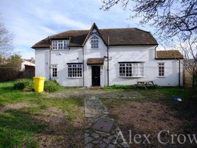 4 Bedrooms Detached house for rent in Herbert Road, London SE18