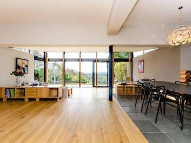 4 Bedrooms Detached house for rent in Hogs Back, Guildford GU3