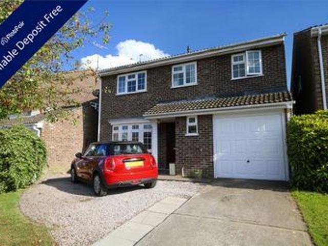 4 Bedrooms Detached house for rent in Jubilee Drive, Thornbury, Bristol BS35