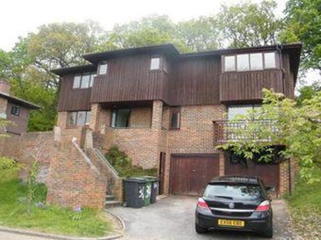 4 Bedrooms Detached house for rent in Lychpit, Basingstoke RG24